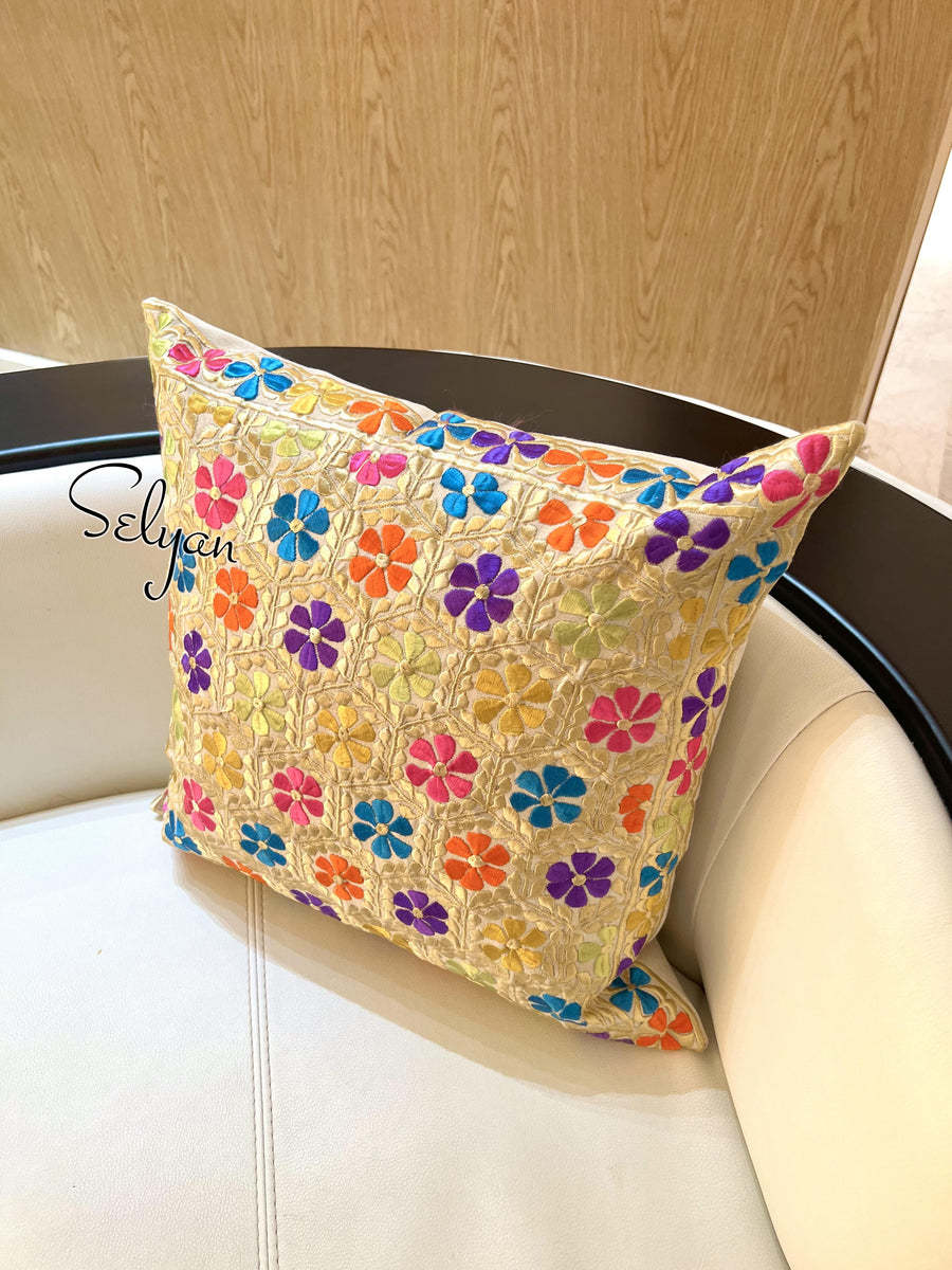 Coussin brodé Terz Rbati – SELYAN